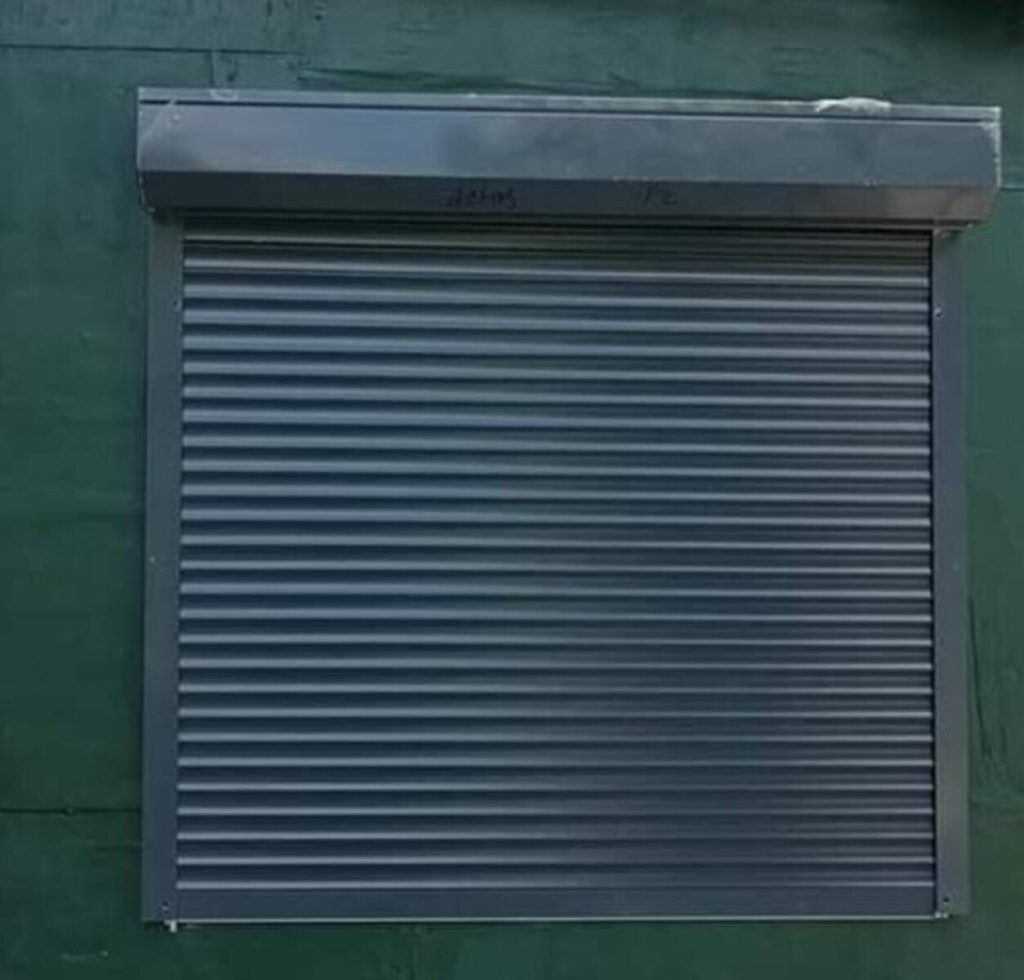 15ft Roller Shutter Door S4 - Autoswiftshippingcontainers